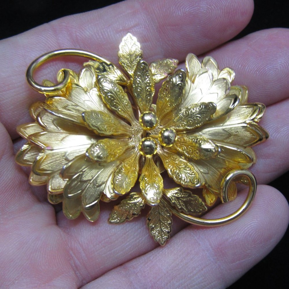 Signed Hobe Flower Brooch - Gem